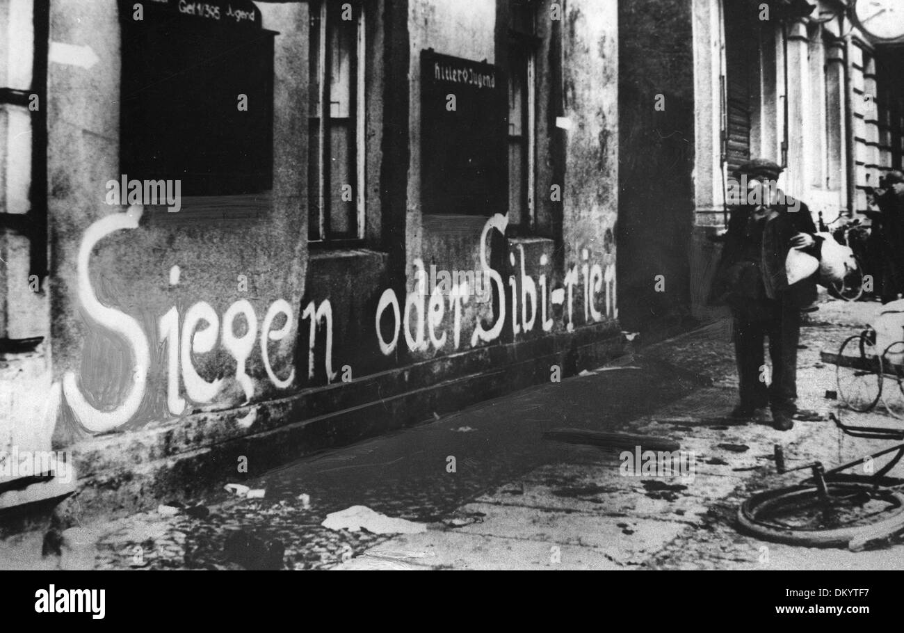 Second world war slogan hi-res stock photography and images - Alamy