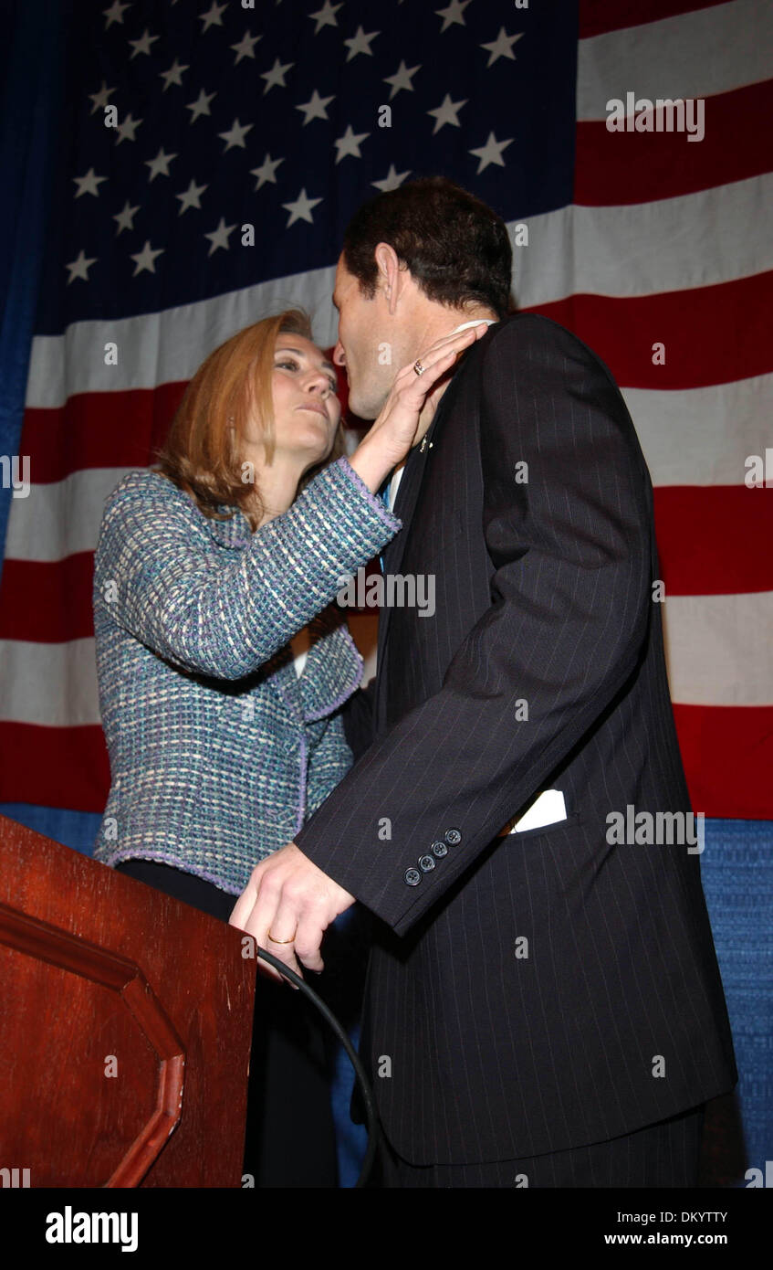 May 1, 2001 - K40804AR.FUND RAISING LUNCHEON FOR ELLIOTT SPITZER WHO IS ...