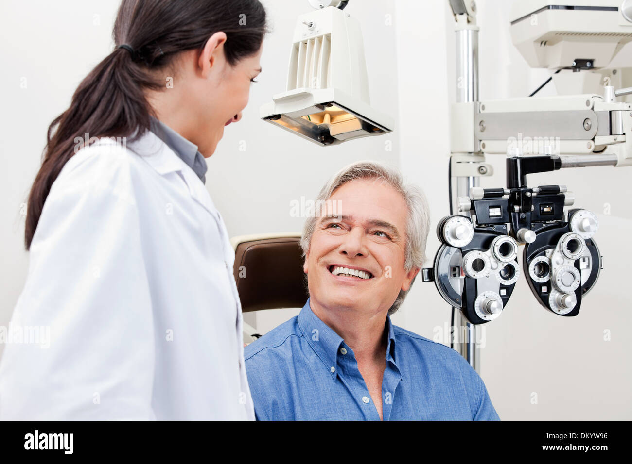 Eye exam cataract hi-res stock photography and images - Alamy