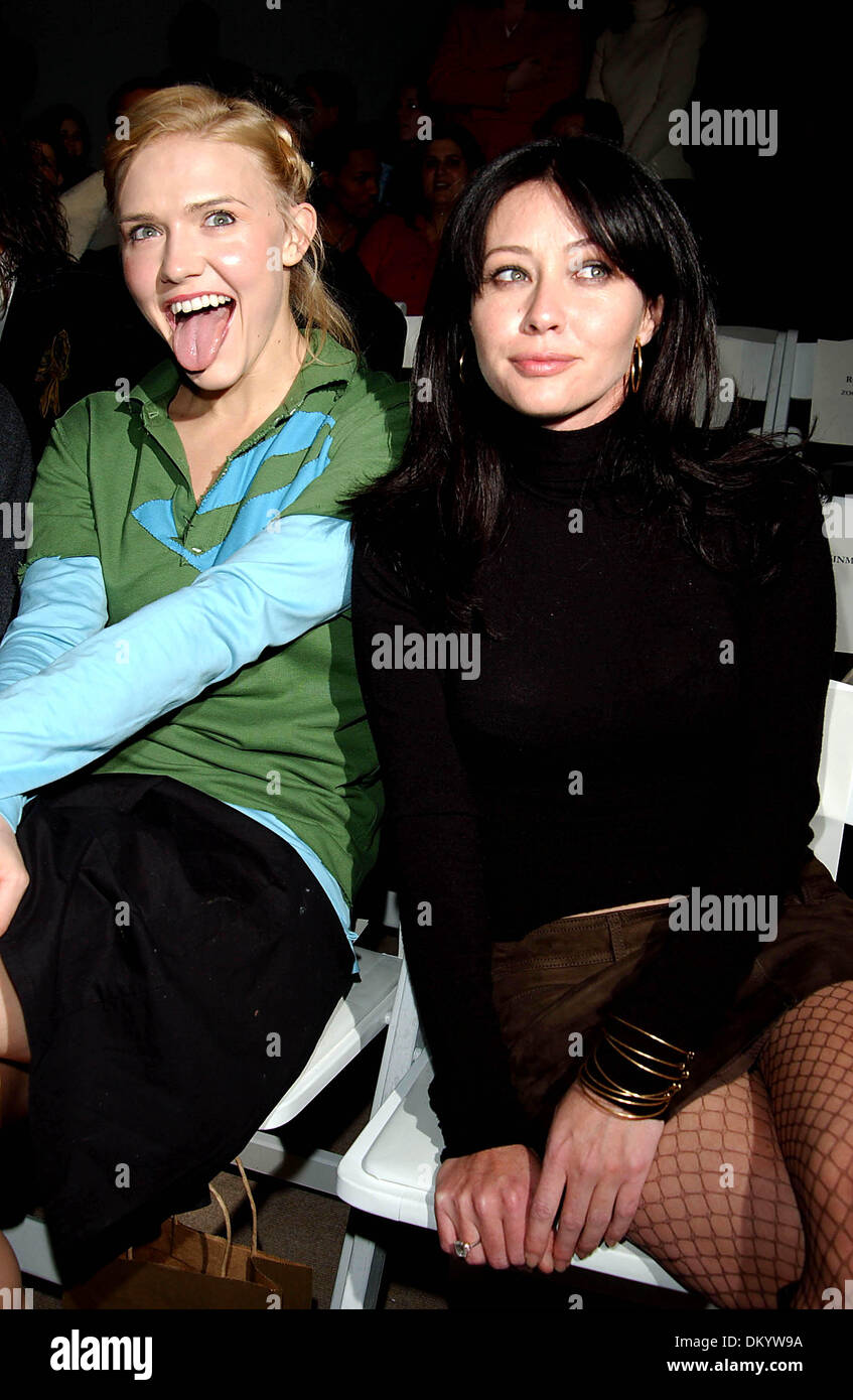 June 27, 2001 - K41433AR .OLYMPUS FASHION WEEK FALL 2005 .JOSEPH ABBOUD ...