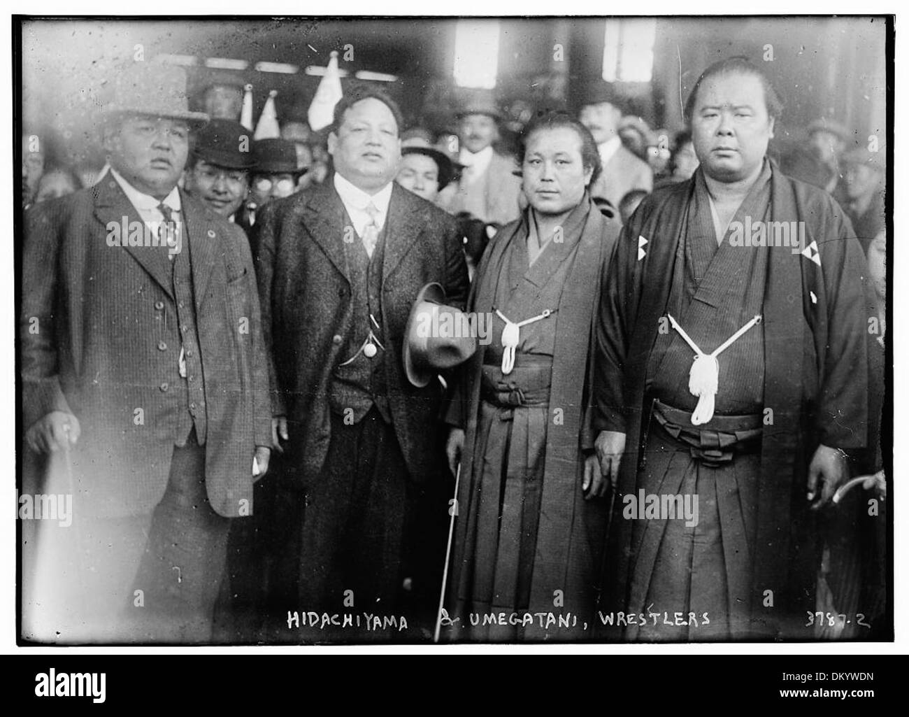 Two sumo wrestlers hi-res stock photography and images - Alamy