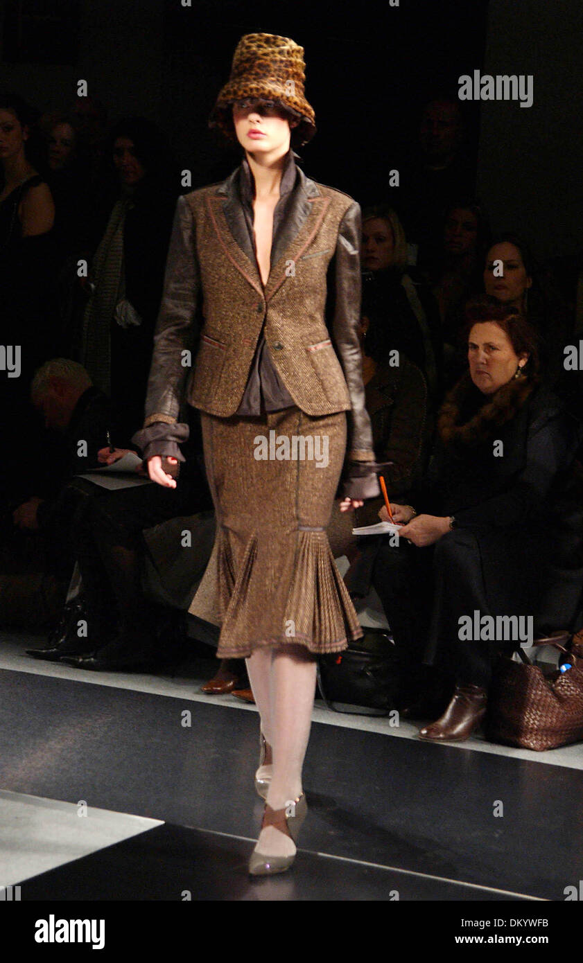 Model fall 2001 hi-res stock photography and images - Alamy