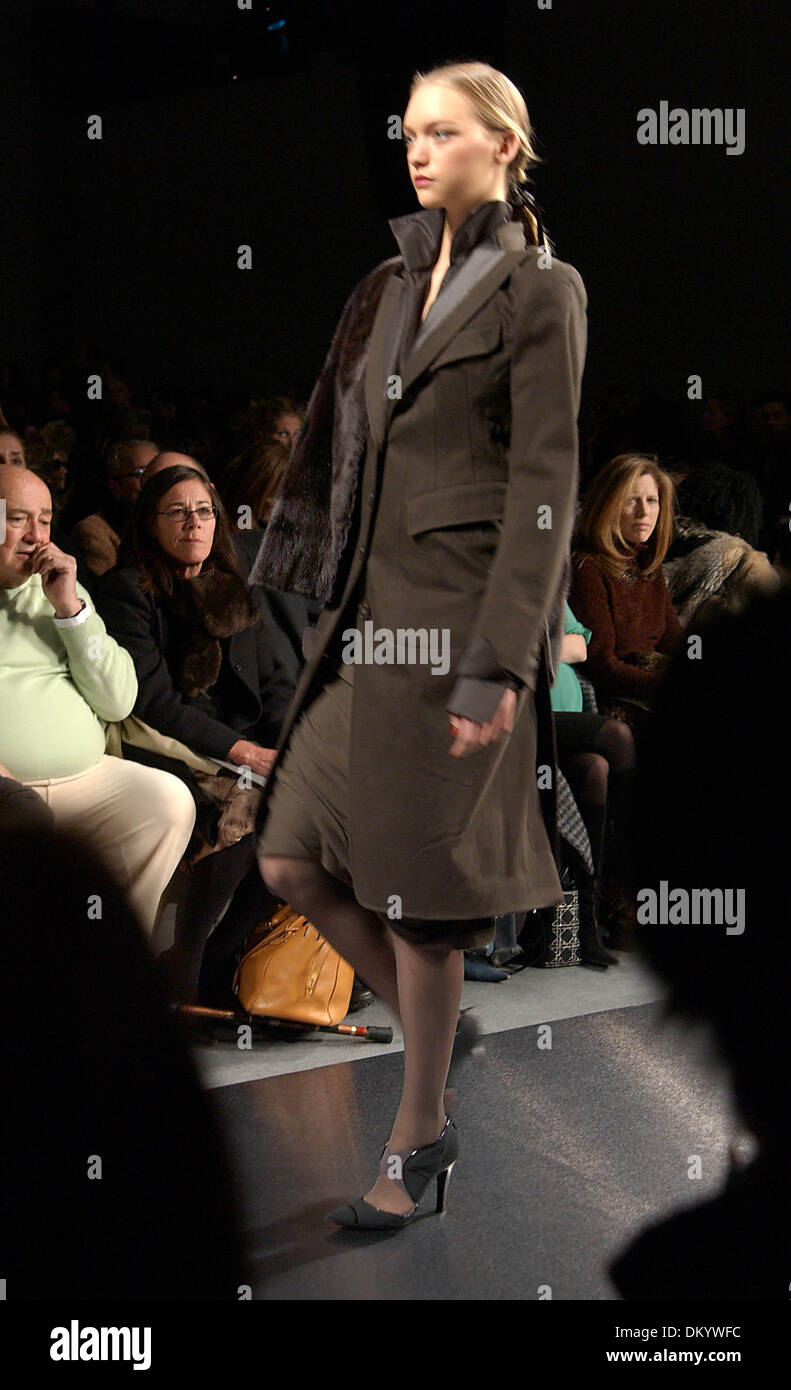Model fall 2001 hi-res stock photography and images - Alamy