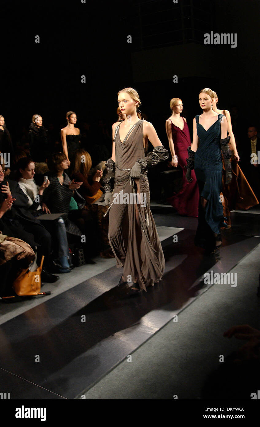 Model fall 2001 hi-res stock photography and images - Alamy