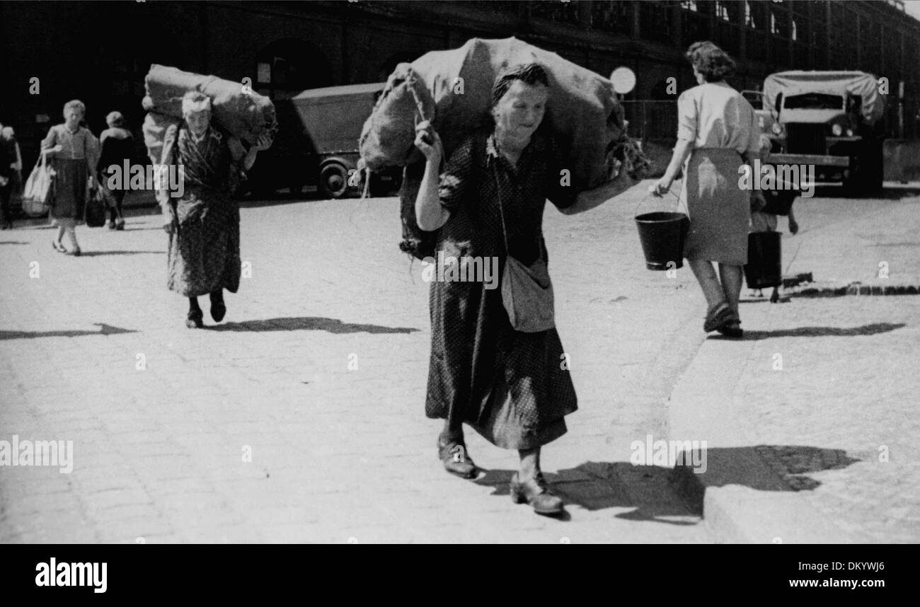 Distribution of potatoes to the hungry civilians at the end of the war ...