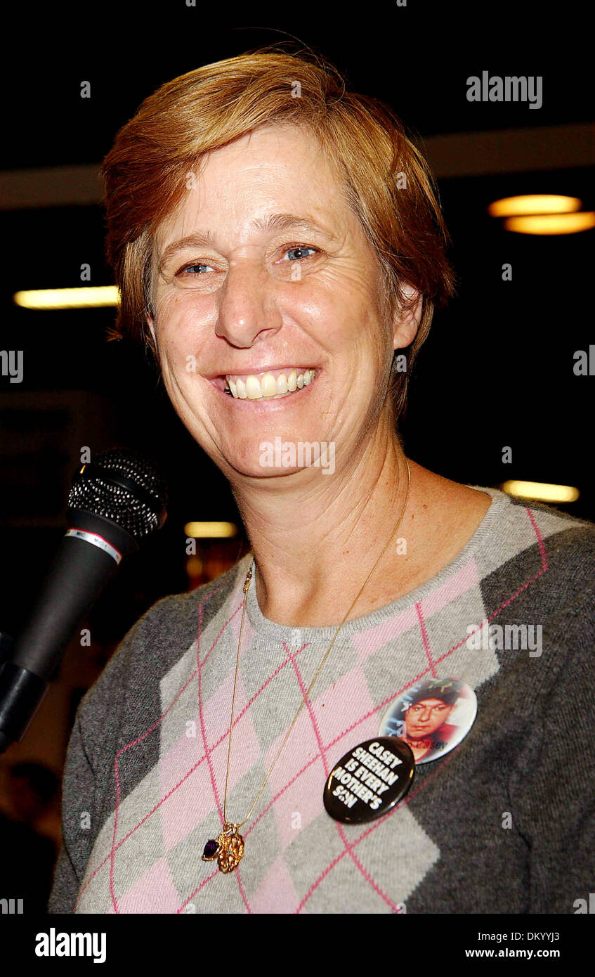 Apr. 22, 2002 - New York, NEW YORK - CINDY SHEEHAN APPEARS AT A WELL ...