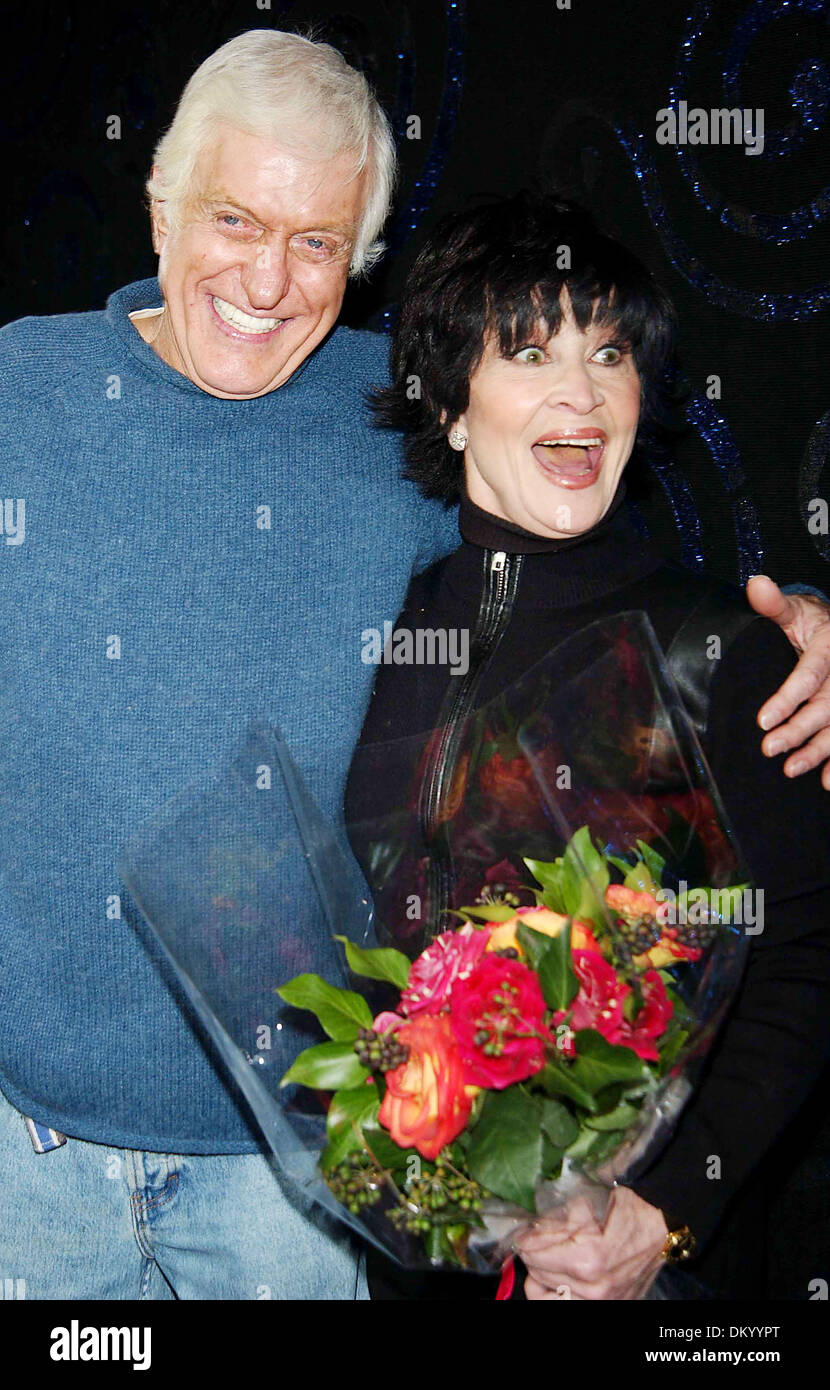 June 16, 2002 - New York, NEW YORK - DICK VAN DYKE AND CHITA RIVERA ...