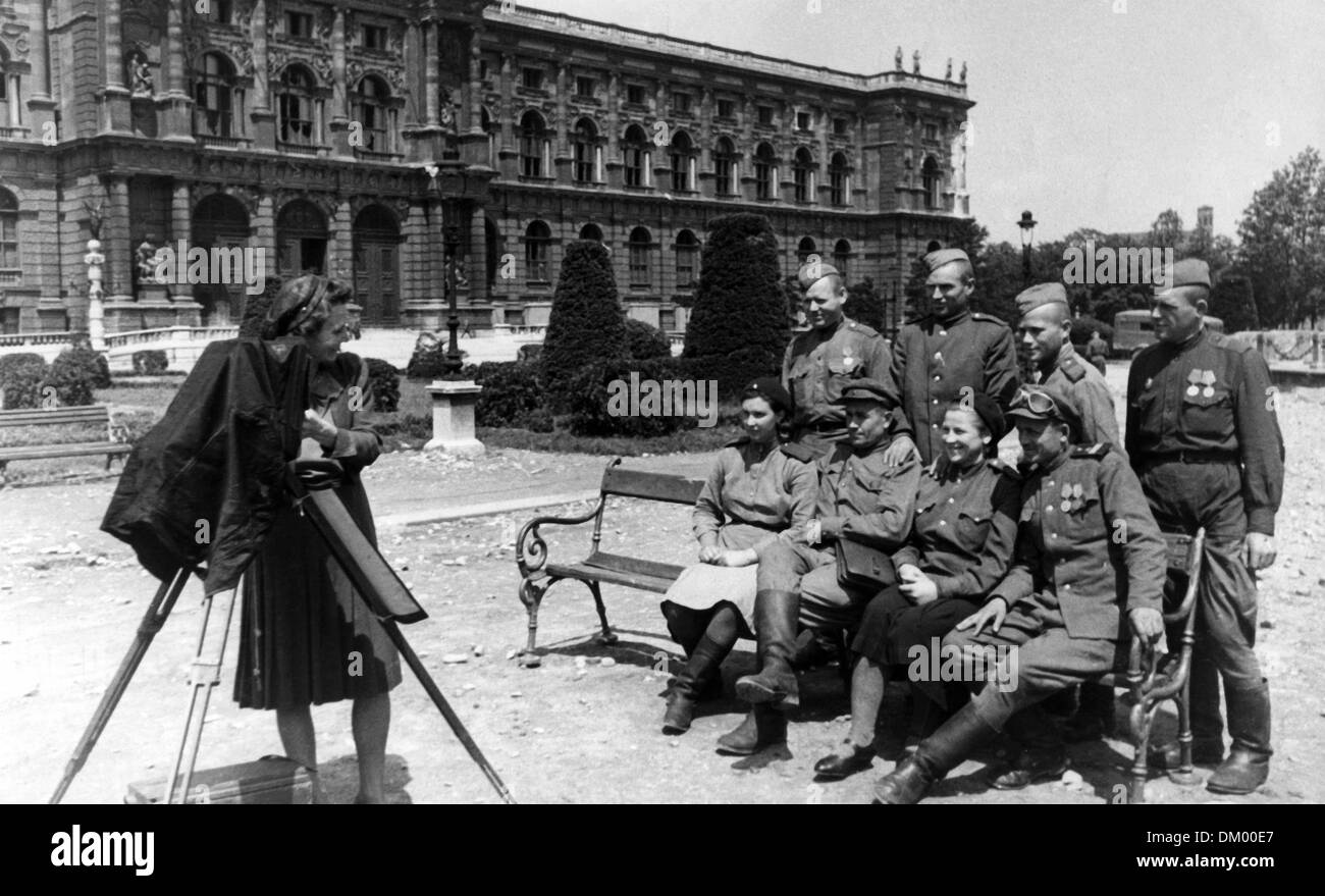 End of the war in Berlin in 1945 - Members of the Red Army take a ...