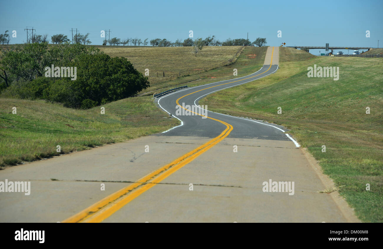 Old Route 66 snakes through Oklahoma, now often bypassed by new ...