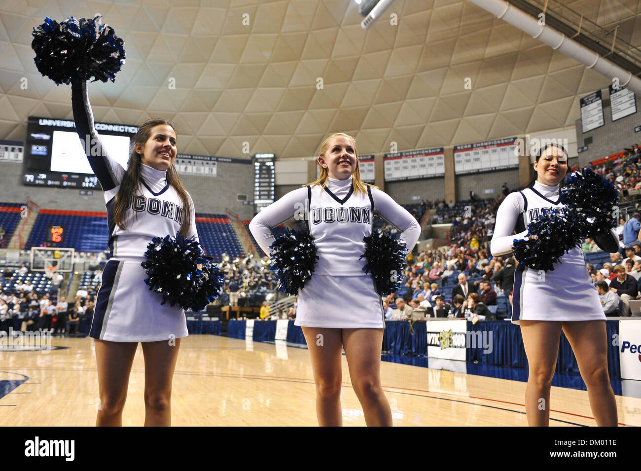 Uconn cheerleaders hi-res stock photography and images - Alamy