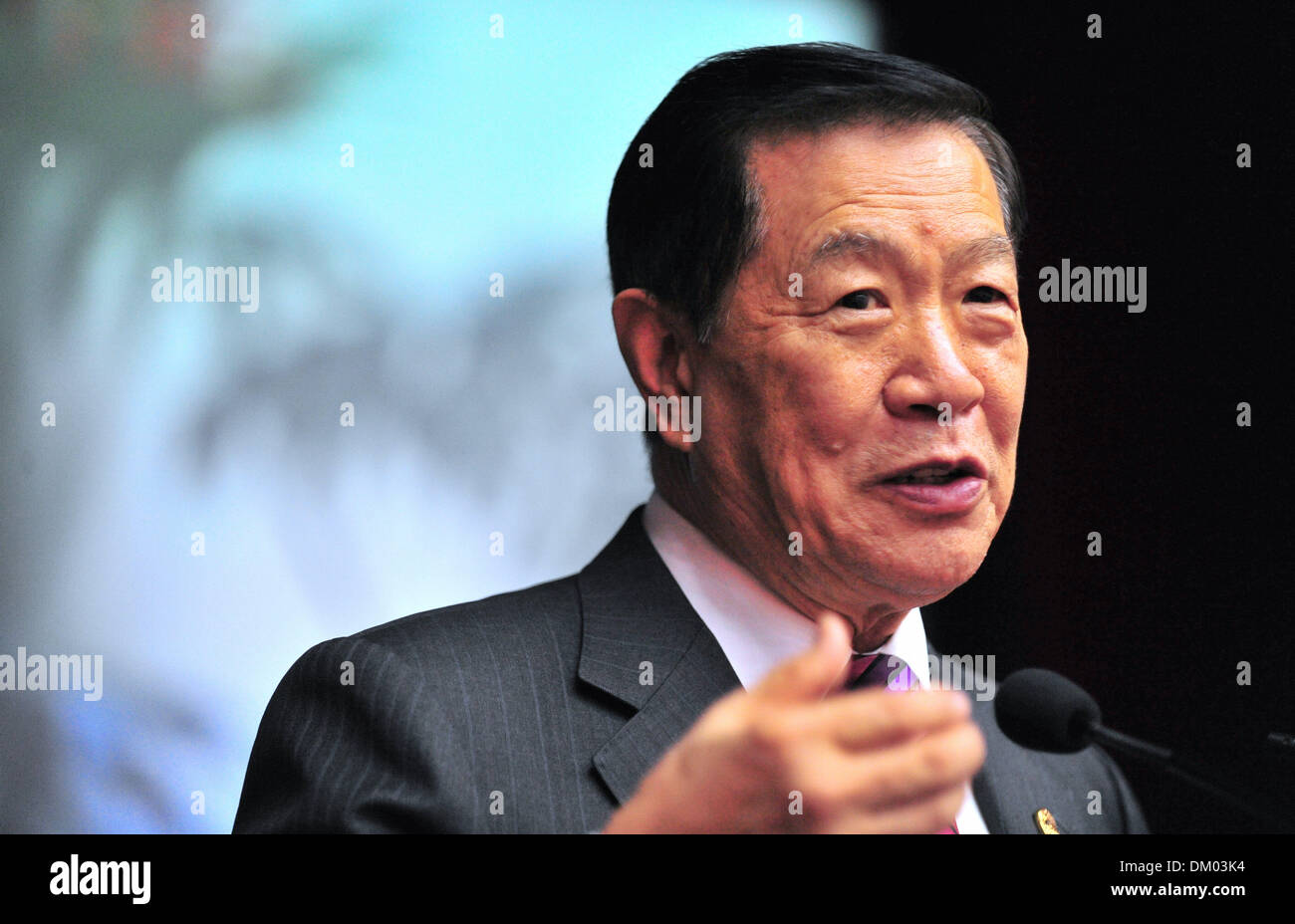 Fujian, China's Fujian Province. 10th Dec, 2013. Dr. Henry Lee, a world ...