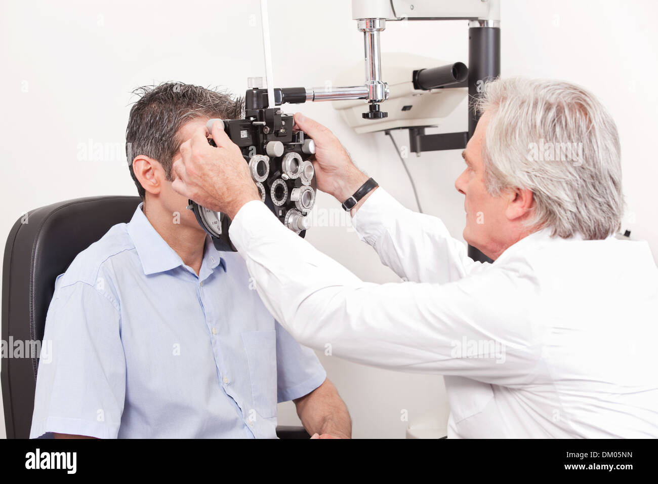 Sight testing hi-res stock photography and images - Alamy