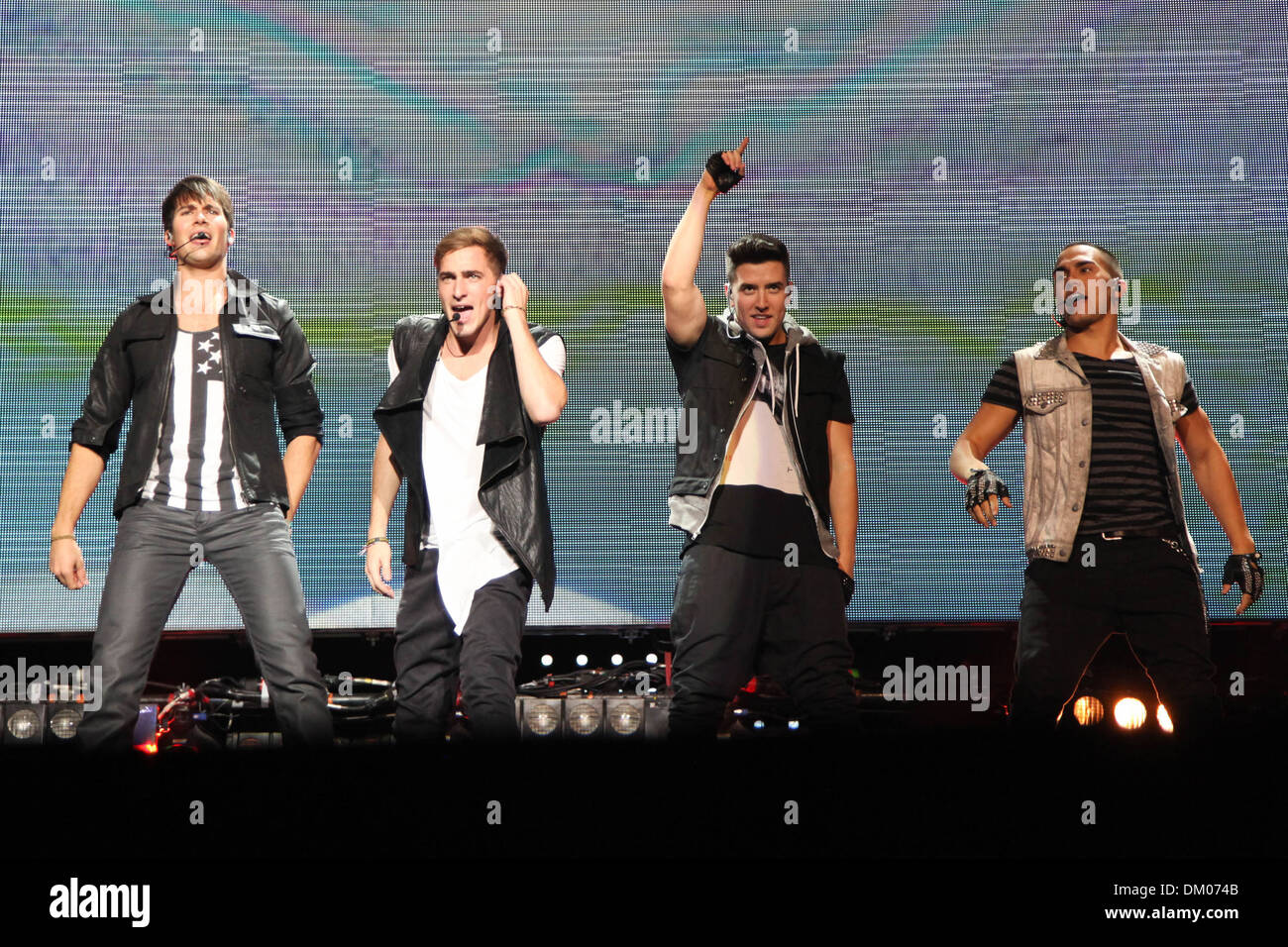 James Maslow Kendall Schmidt Logan Henderson and Carlos Pena Jr of Big ...