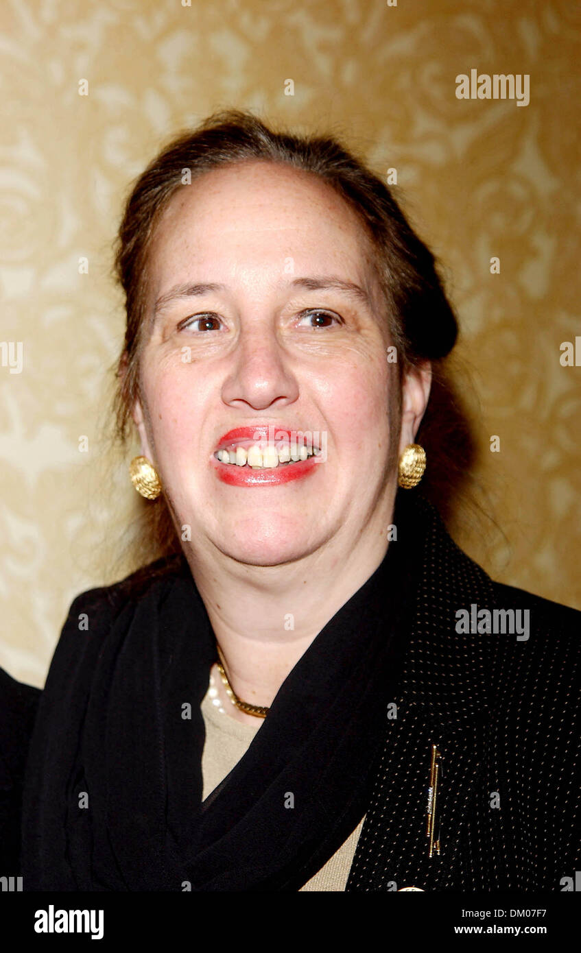 May 8, 2001 - .K40908AR.THE 2004 MUSE AWARDS LUNCHEON..NEW YORK HILTON ...