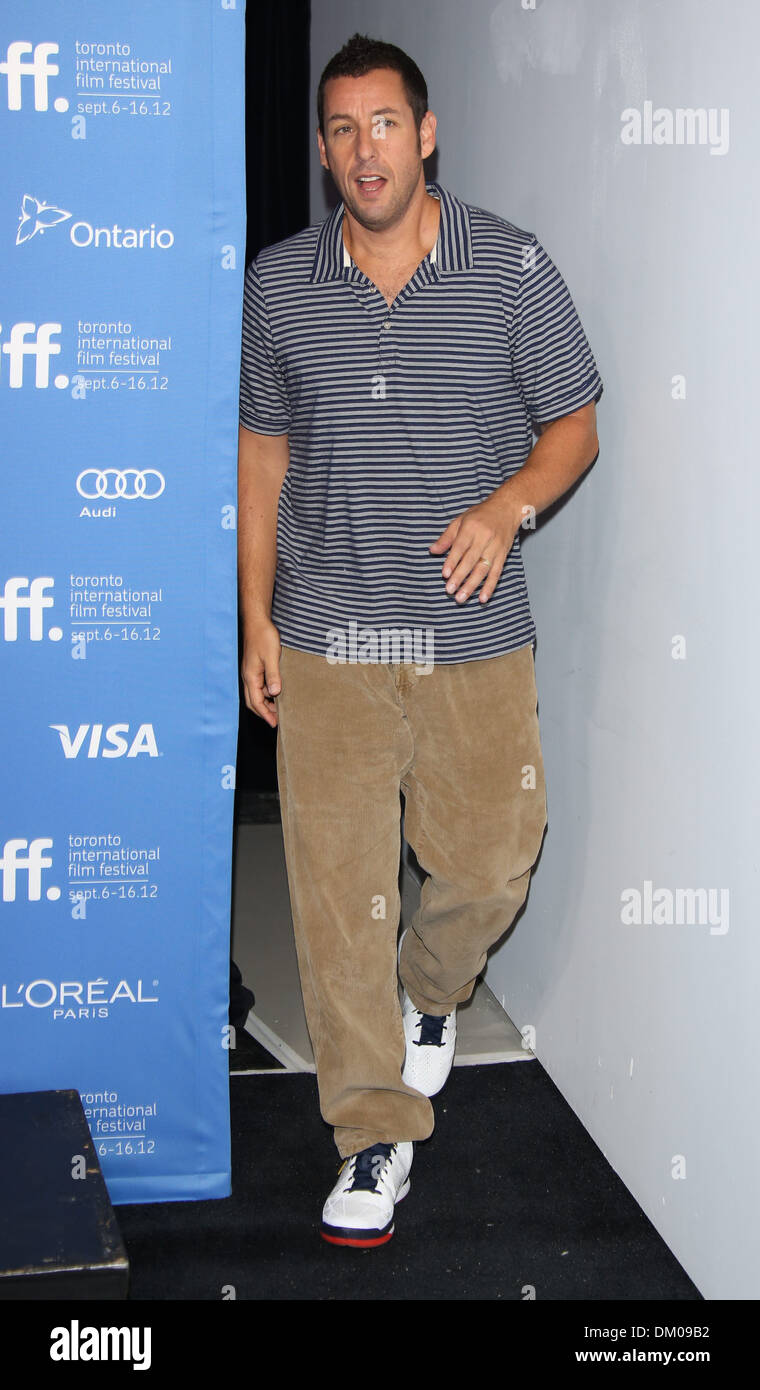 Adam sandler hotel transylvania hi-res stock photography and images - Alamy