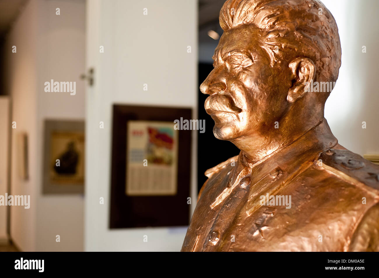 Stalin statue hi-res stock photography and images - Alamy