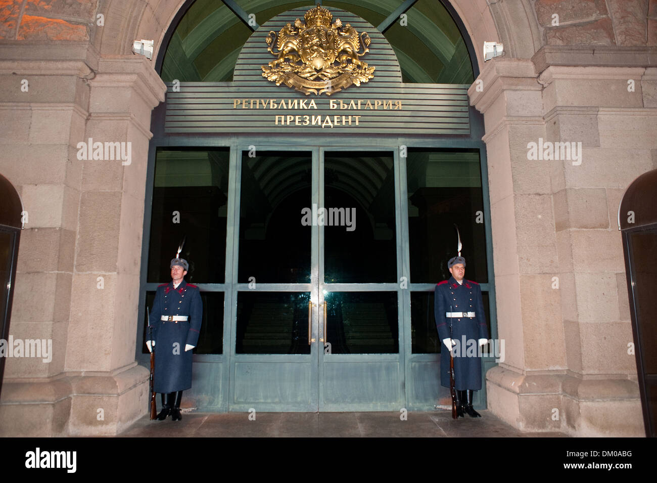 Two guards in front entrance hi-res stock photography and images - Alamy