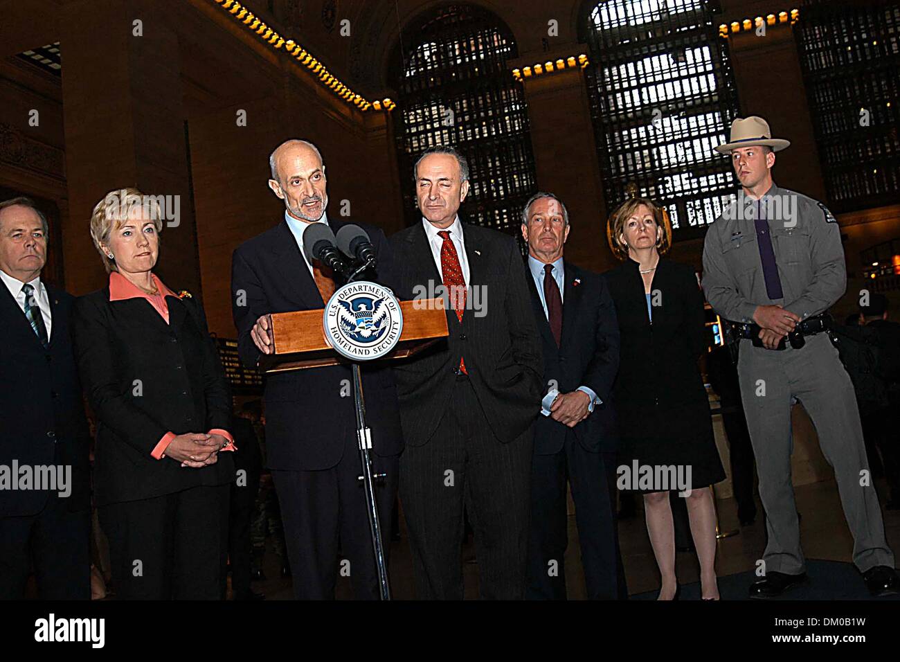 Mar. 10, 2002 - K42862AR.A SPECIAL TOUR FOR MICHAEL CHERTOFF (THE NEW ...