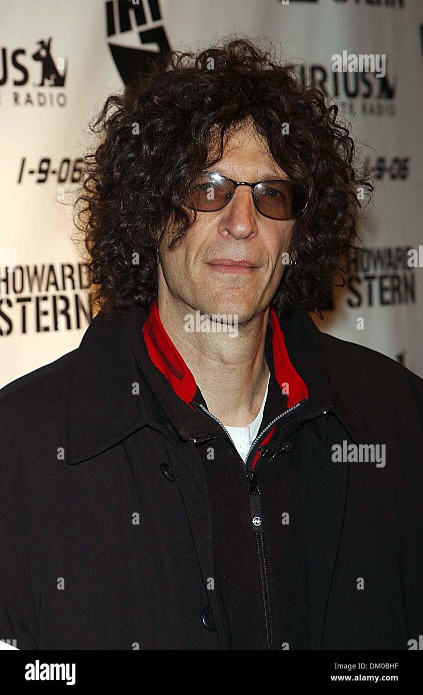May 8, 2002 - New York, NEW YORK - HOWARD STERN CELEBRATES HIS LAST DAY ...