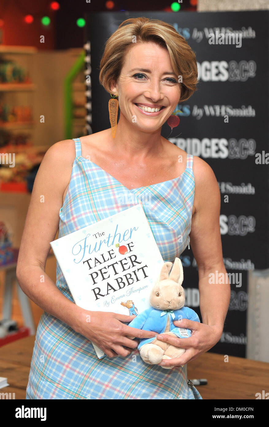 Tale of peter rabbit hi-res stock photography and images - Alamy