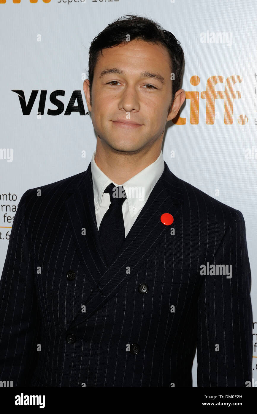 Joseph-Gordon Levitt 'Looper' premiere arrival during 2012 Toronto ...