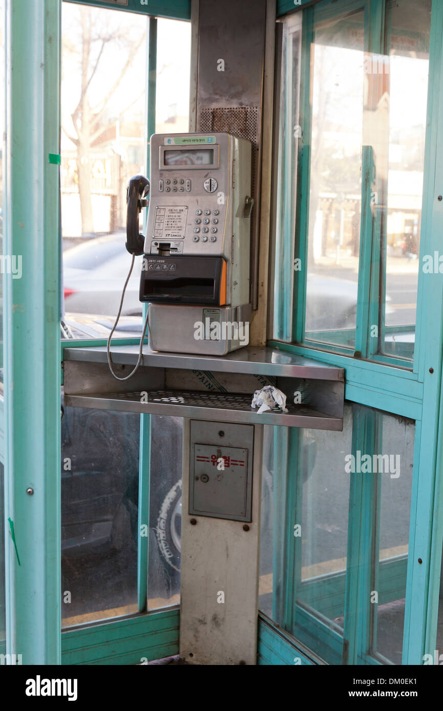 Payphone hi-res stock photography and images - Alamy