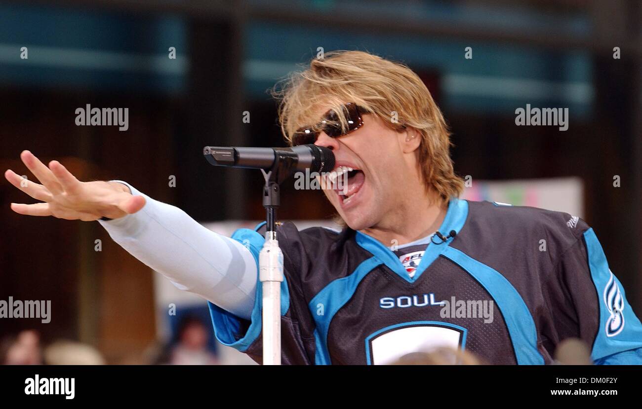 Apr. 14, 2001 - K40529AR.JON BON JOVI ON THE NBC TODAY SHOW NEW YORK ...