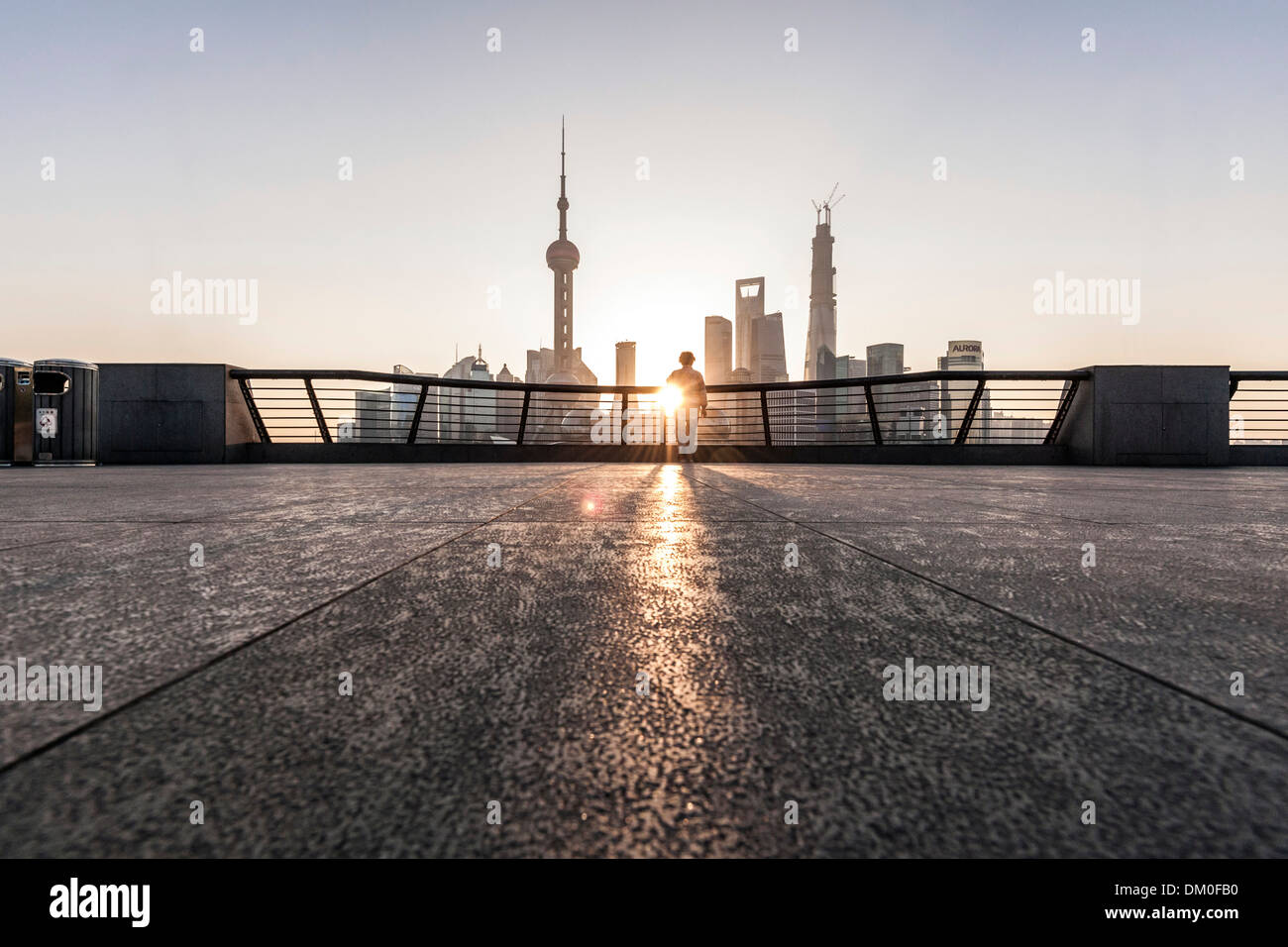 Promenade, The Bund, morning, sunrise, Shanghai, China Stock Photo - Alamy
