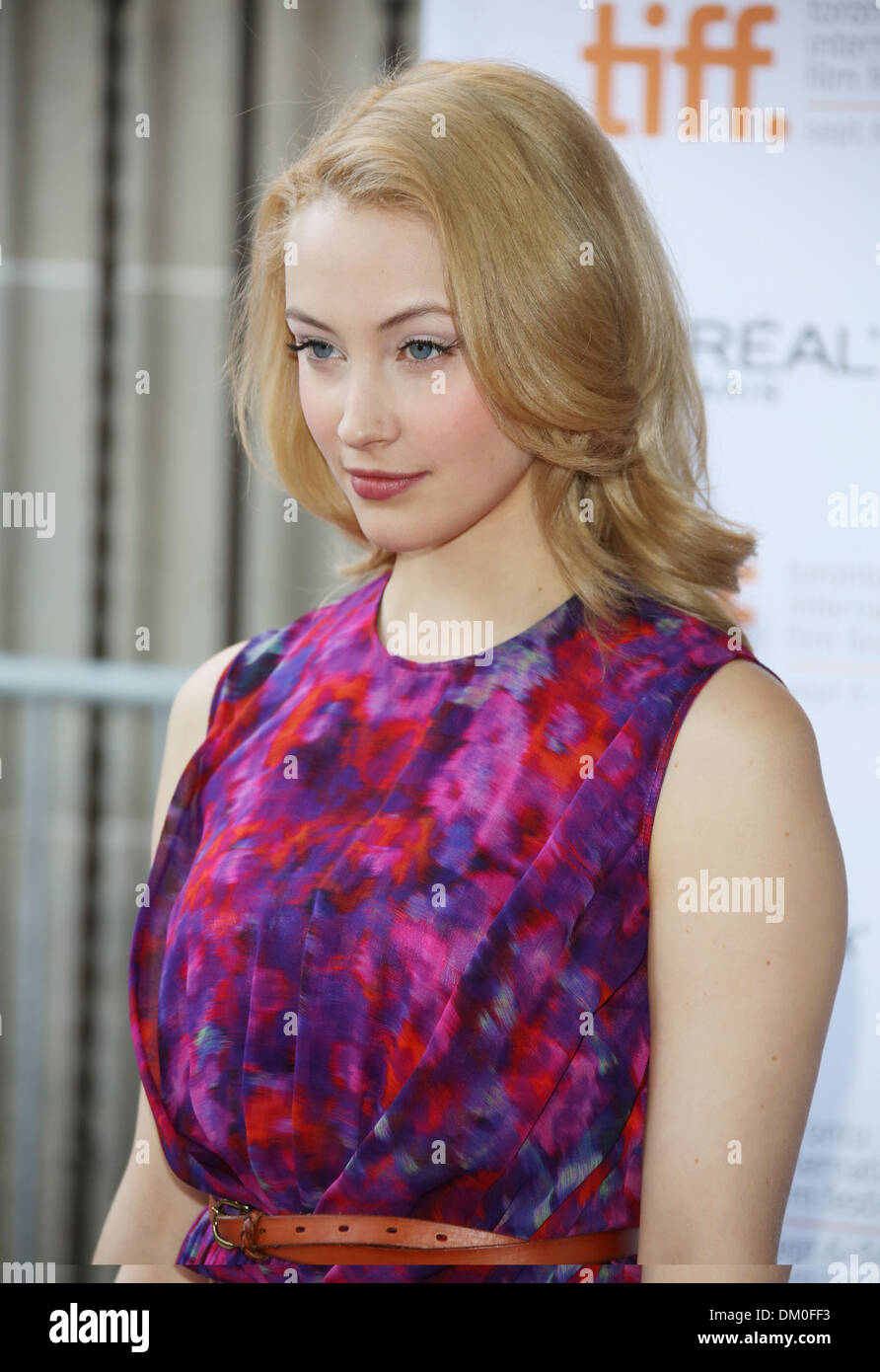 Sarah Gadon Jason Reitman's All-Star Cast Live Table Read of Alan Ball ...