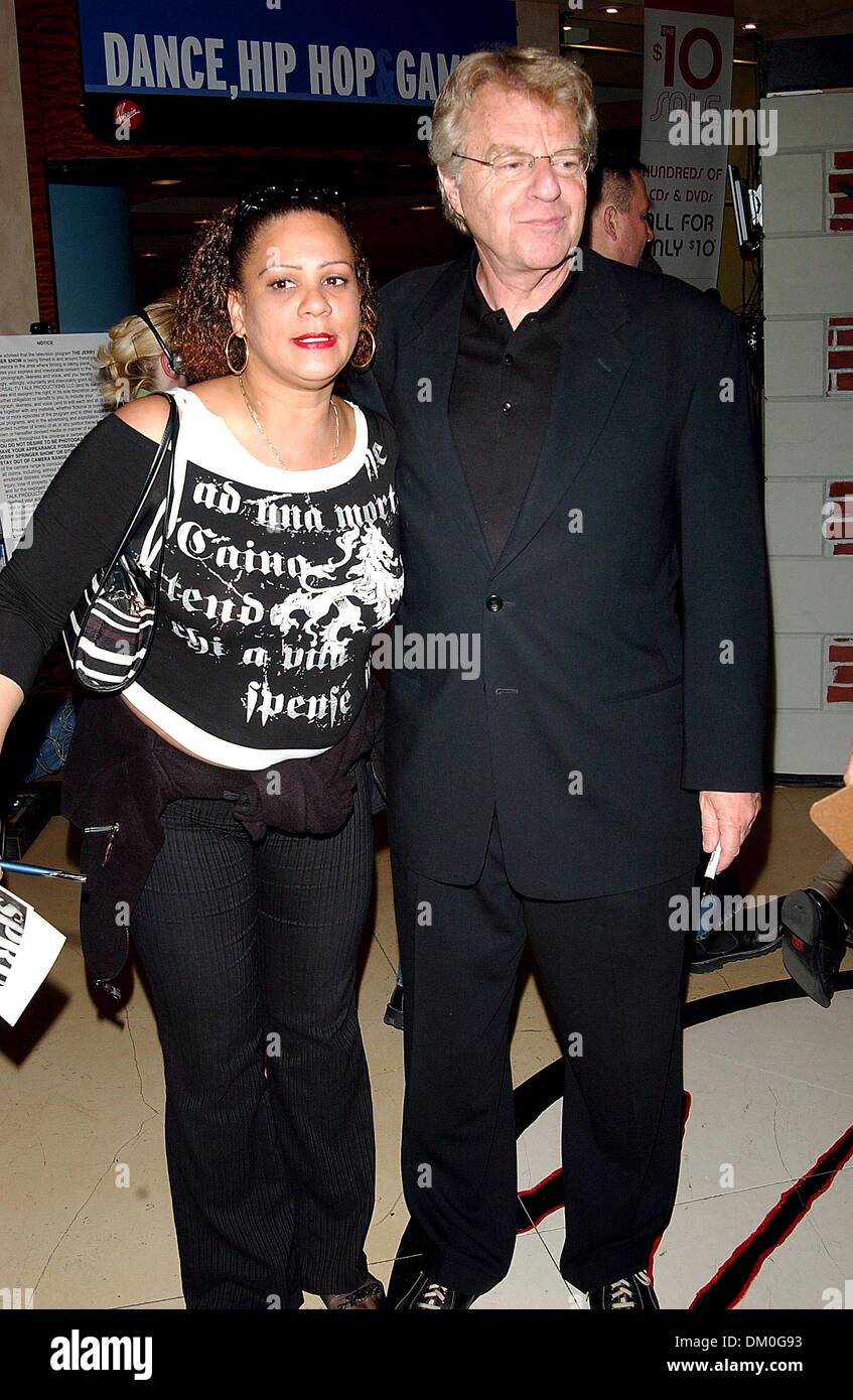 Sept. 19, 2001 - K42951AR.JERRY SPRINGER KICKS OFF LIVE AUDITIONS FOR ...