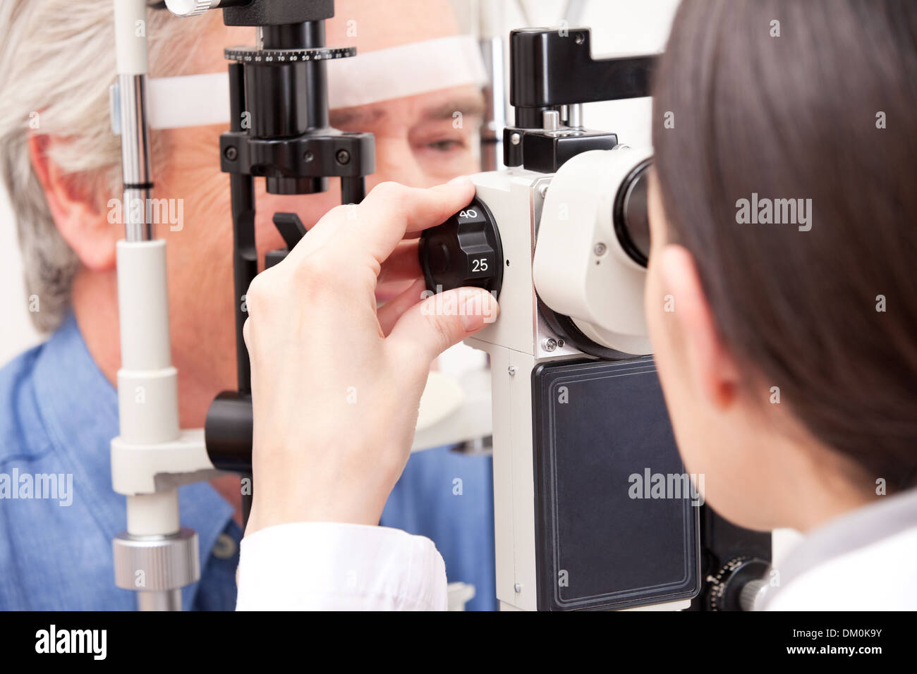Optometrist Doing Sight Testing Stock Photo - Alamy