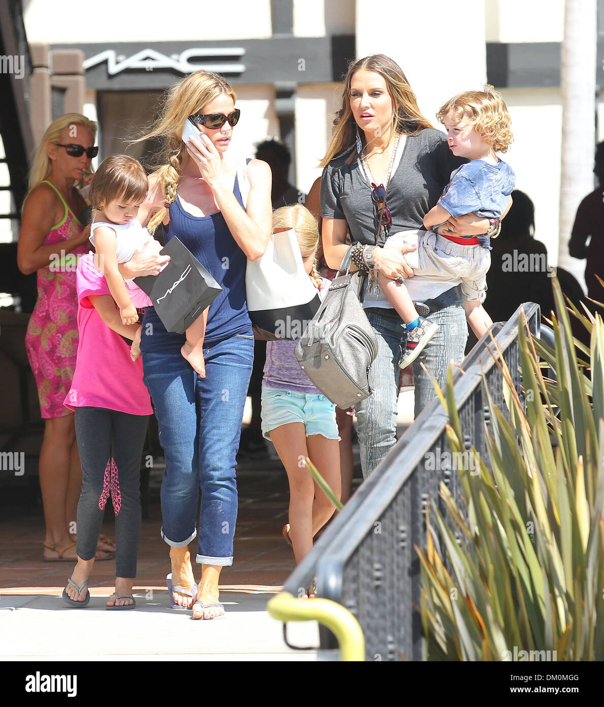Denise Richards and daughters Sam Lola and baby Eloise head to Malibu ...