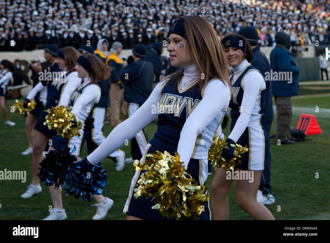 Army navy game cheerleader hi-res stock photography and images - Alamy