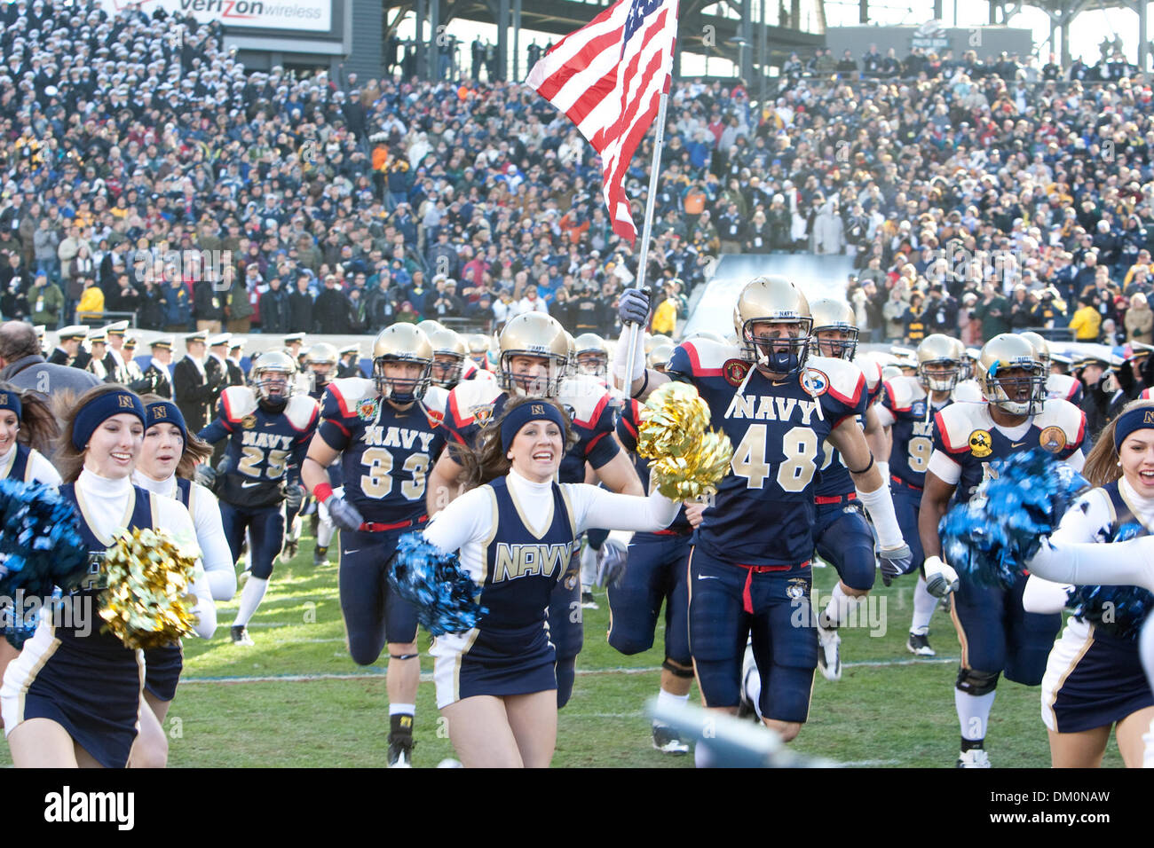 Army navy football game cheerleaders hi-res stock photography and ...