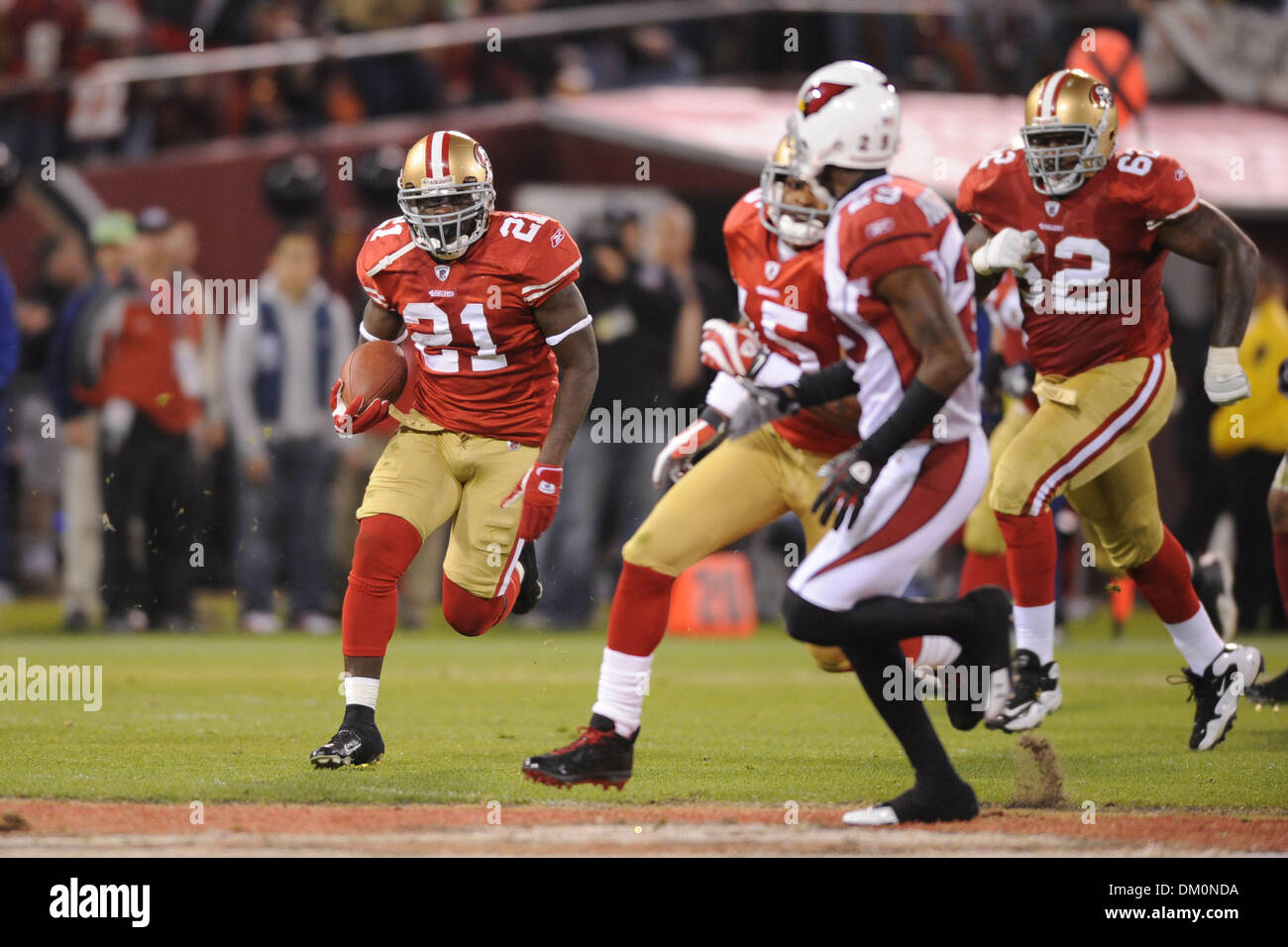 San francisco 49ers running back hi-res stock photography and images ...