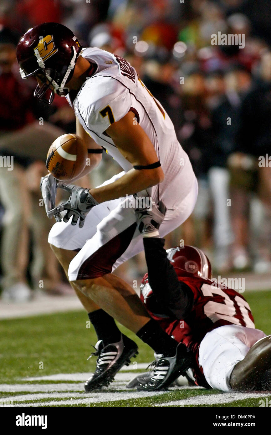 Trojans pull hi-res stock photography and images - Alamy