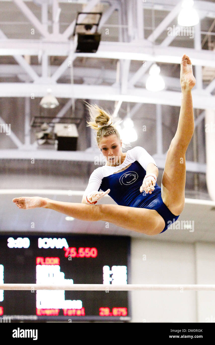 College gymnastics hi-res stock photography and images - Alamy