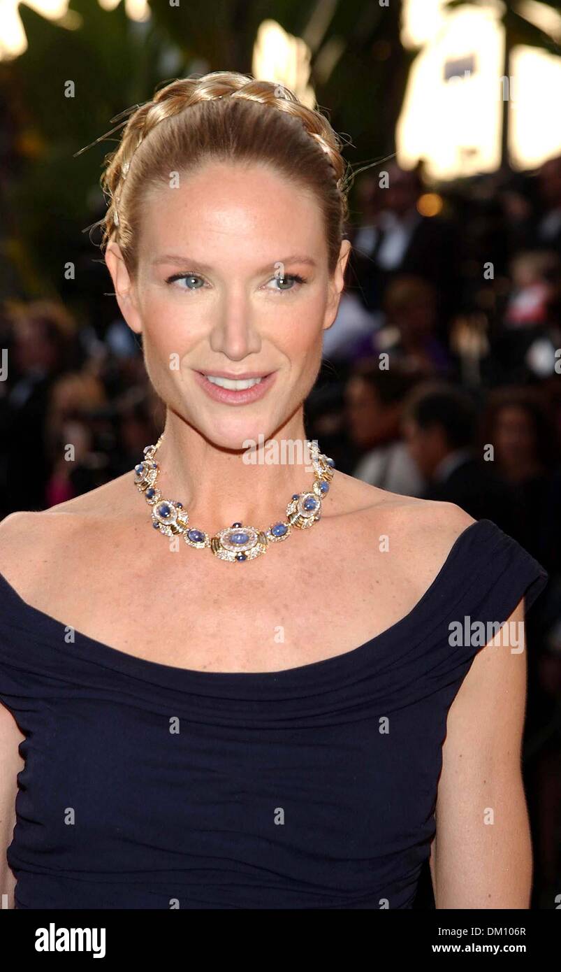 Kelly lynch 2001 hi-res stock photography and images - Alamy