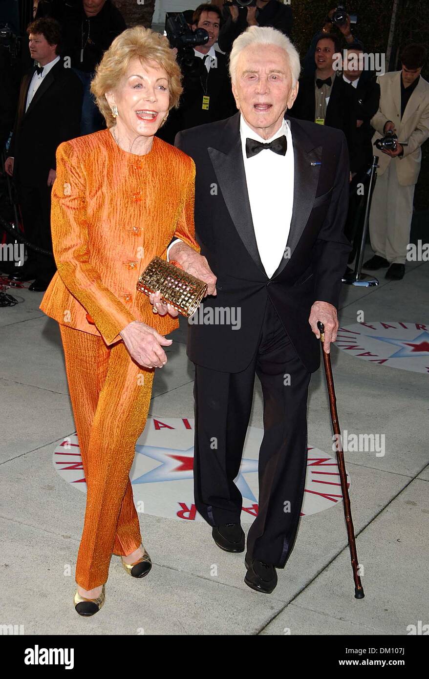 July 20, 2001 - K41927AR.VANITY FAIR OSCAR PARTY AT MORTONS IN LOS ...