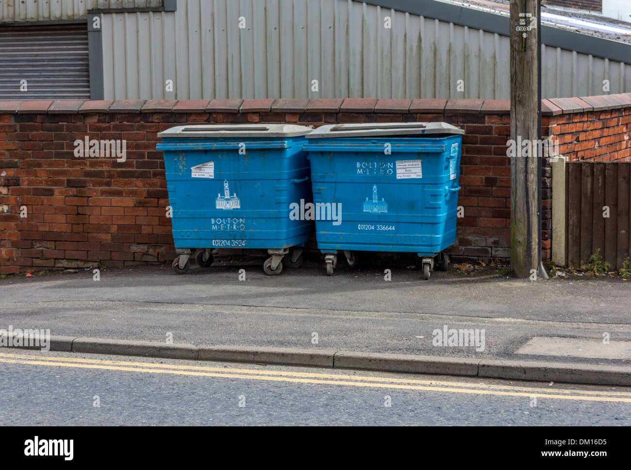 Dumpster recycle bins emptying hi-res stock photography and images - Alamy