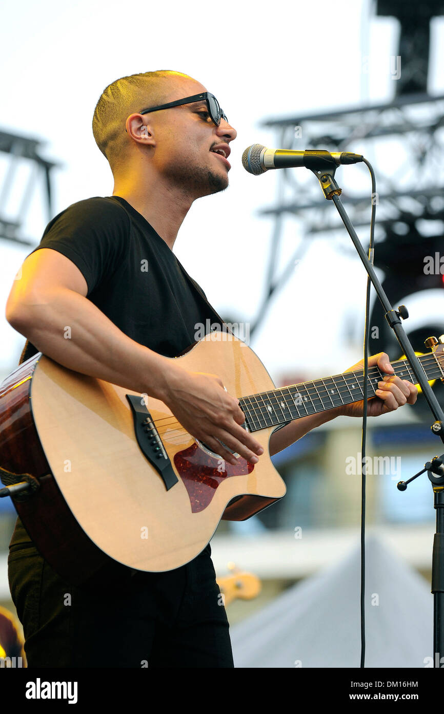 Jose james jazz hi-res stock photography and images - Alamy