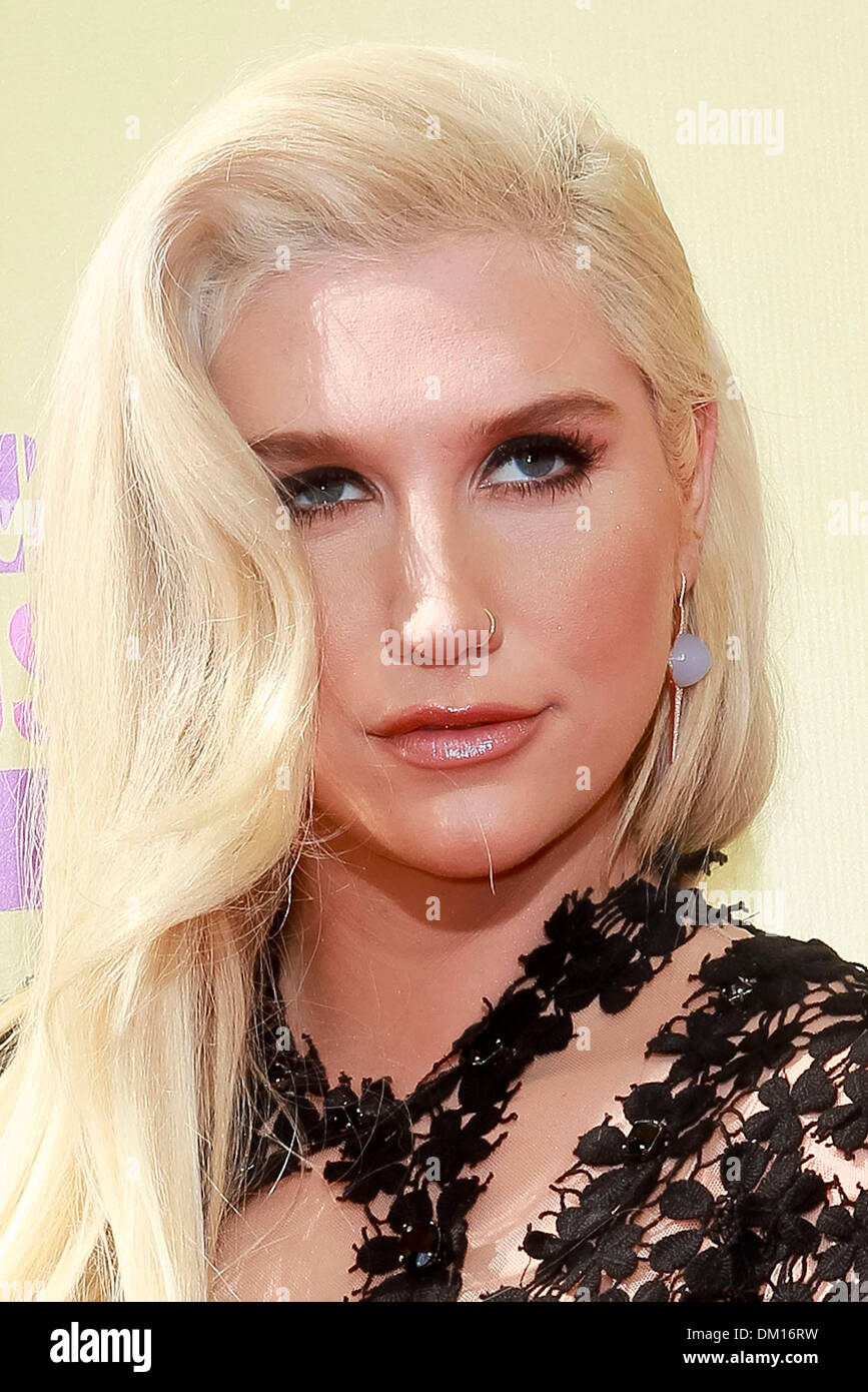 Kesha 2012 MTV Video Music Awards held at Staples Center - Arrivals Los ...