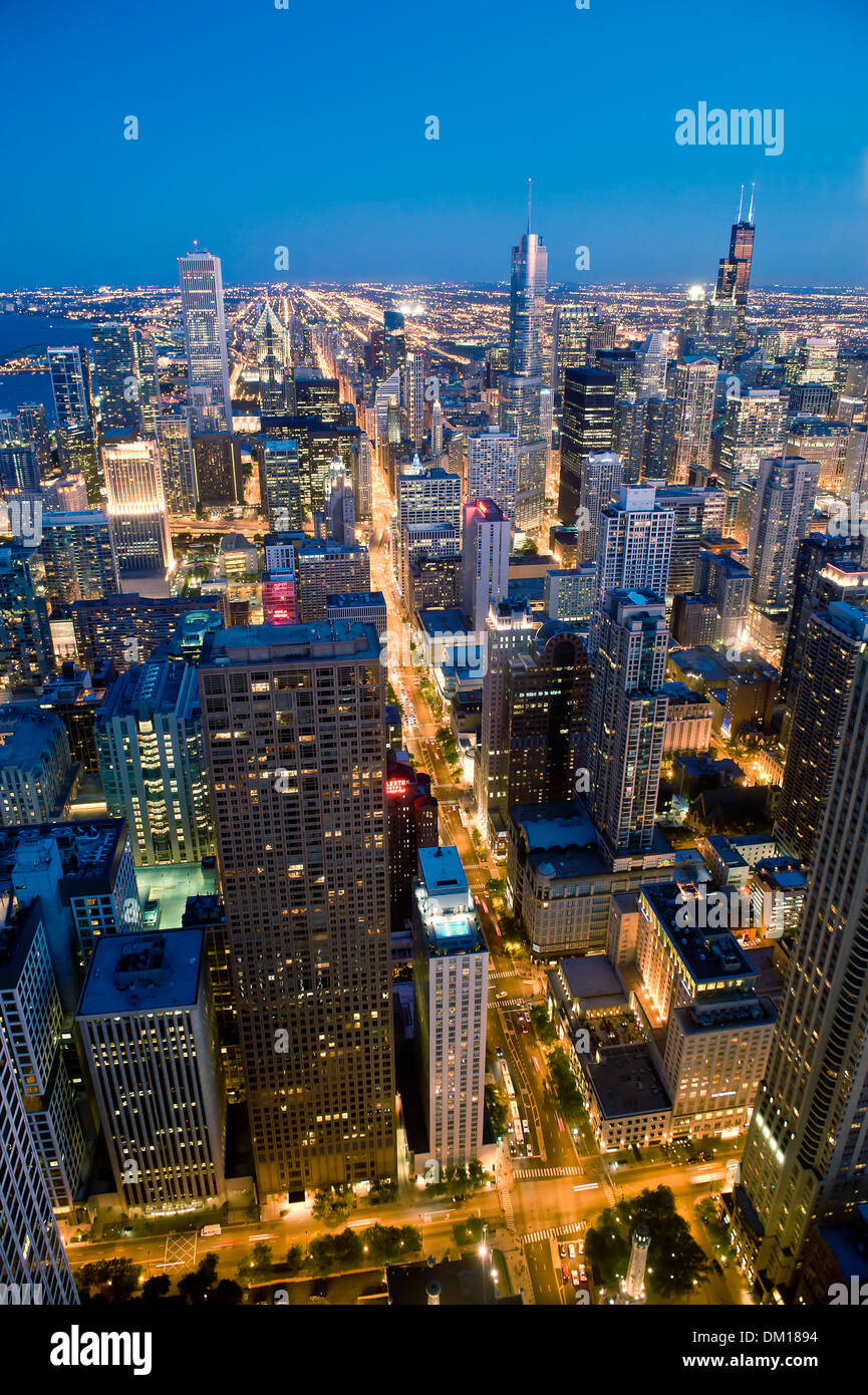 Aerial vertical view chicago city hi-res stock photography and images ...