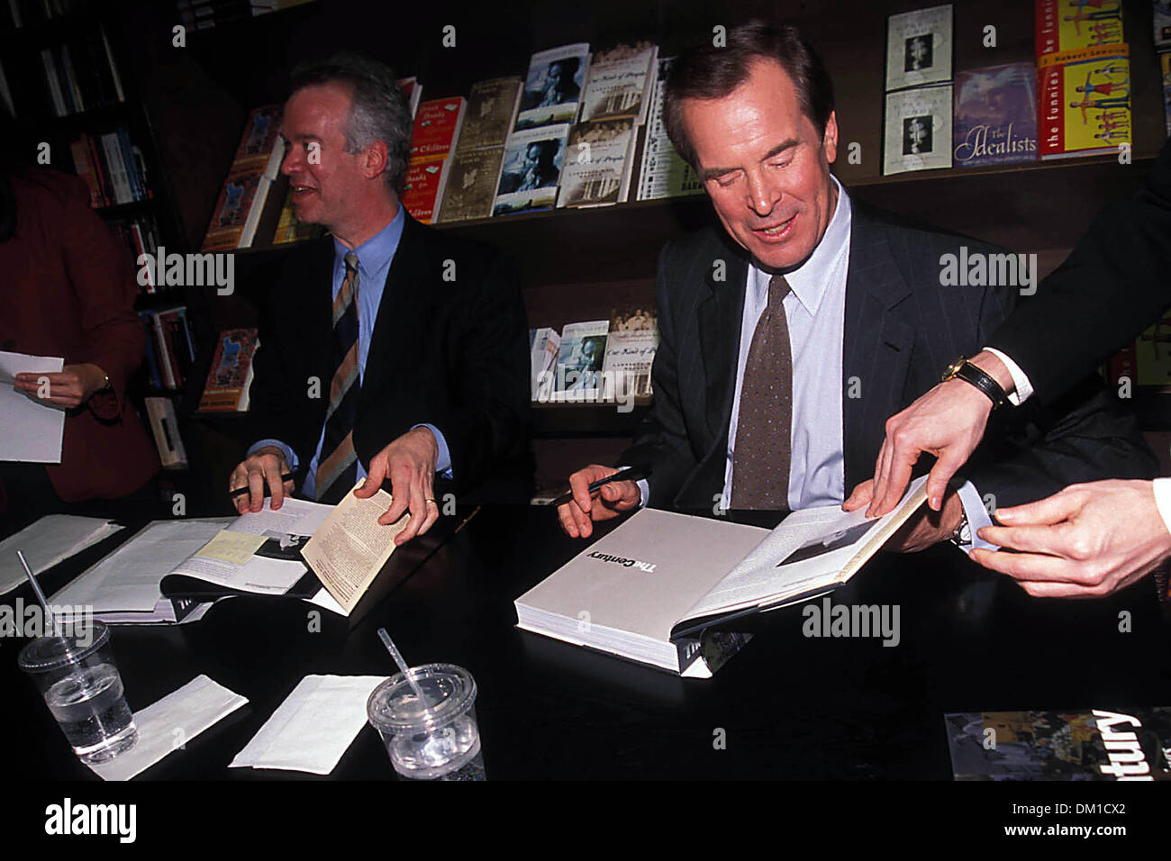 Feb. 25, 1999 - K14954AR.PETER JENNIGS BOOK SIGNING OF ''THE CENTURY ...