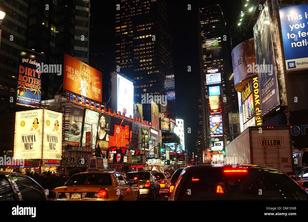 July 8, 2001 - K41901AR.NIGHT TRAFFIC ON TIMES SQUARE IN NEW YORK CITY ...