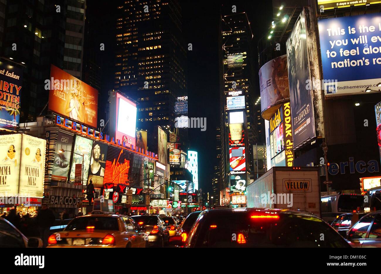 July 8, 2001 - K41901AR.NIGHT TRAFFIC ON TIMES SQUARE IN NEW YORK CITY ...