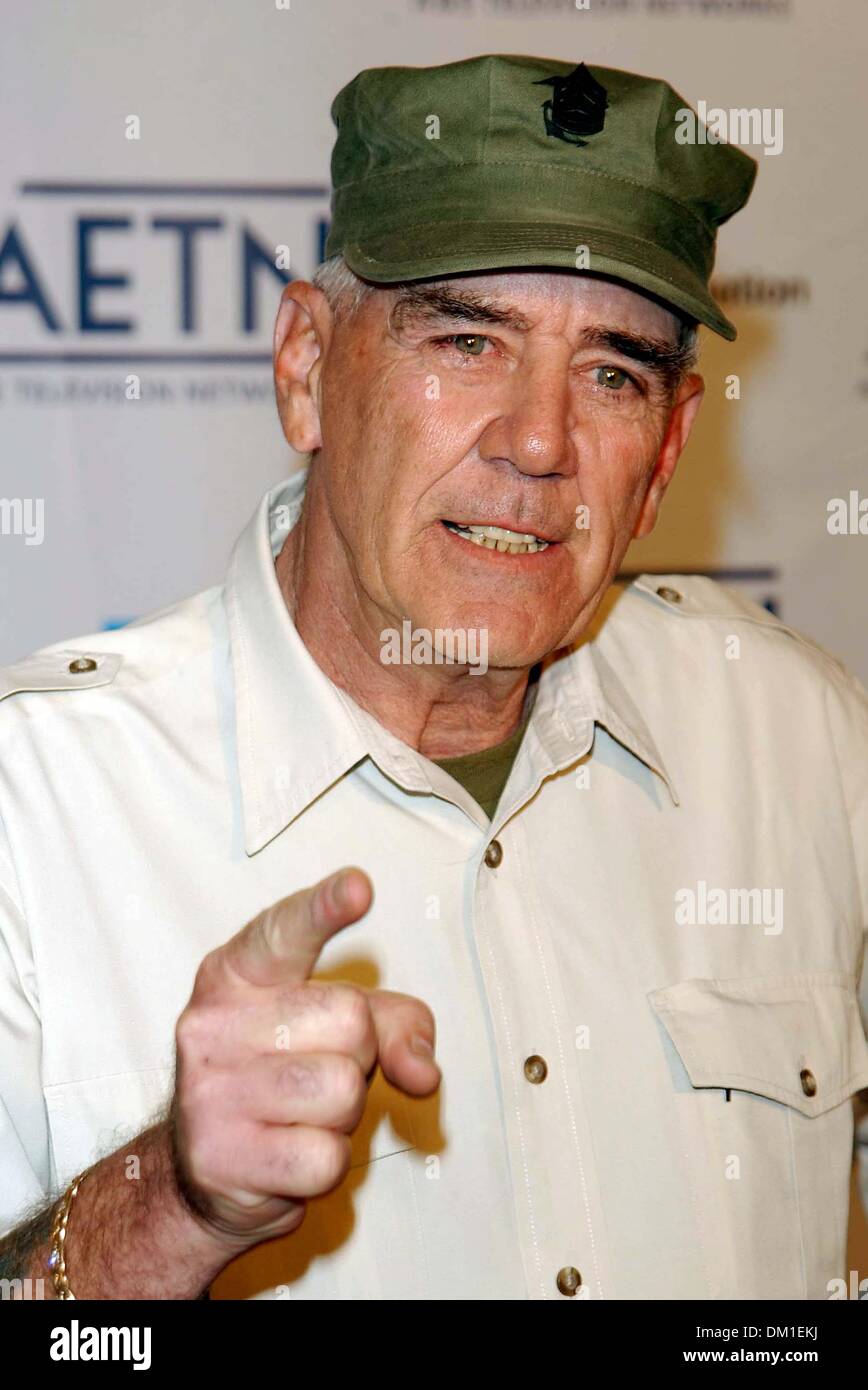 R lee ermey hi-res stock photography and images - Alamy