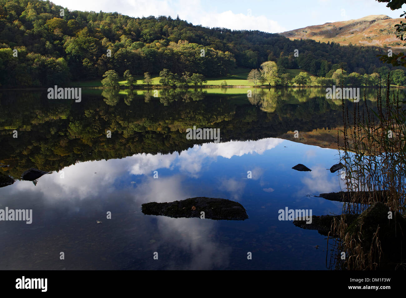 Grasmere autumn blue sky clouds hi-res stock photography and images - Alamy