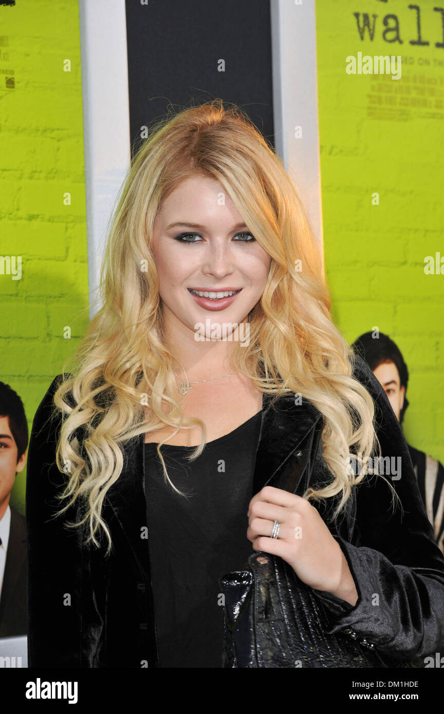 Renee Olstead Los Angeles Premiere of 'The Perks of Being a Wallflower ...