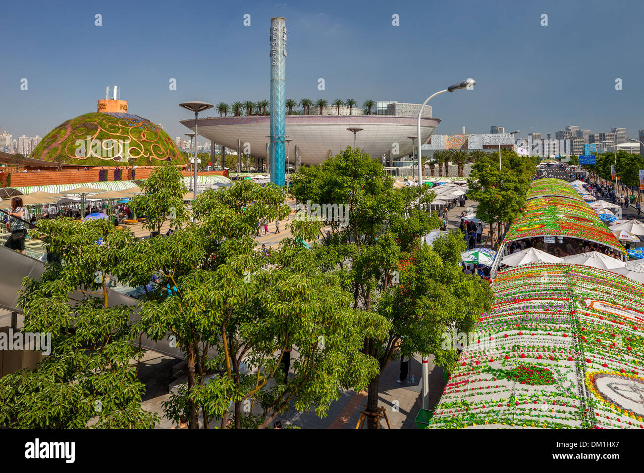 China pavilion worlds fair hi-res stock photography and images - Alamy